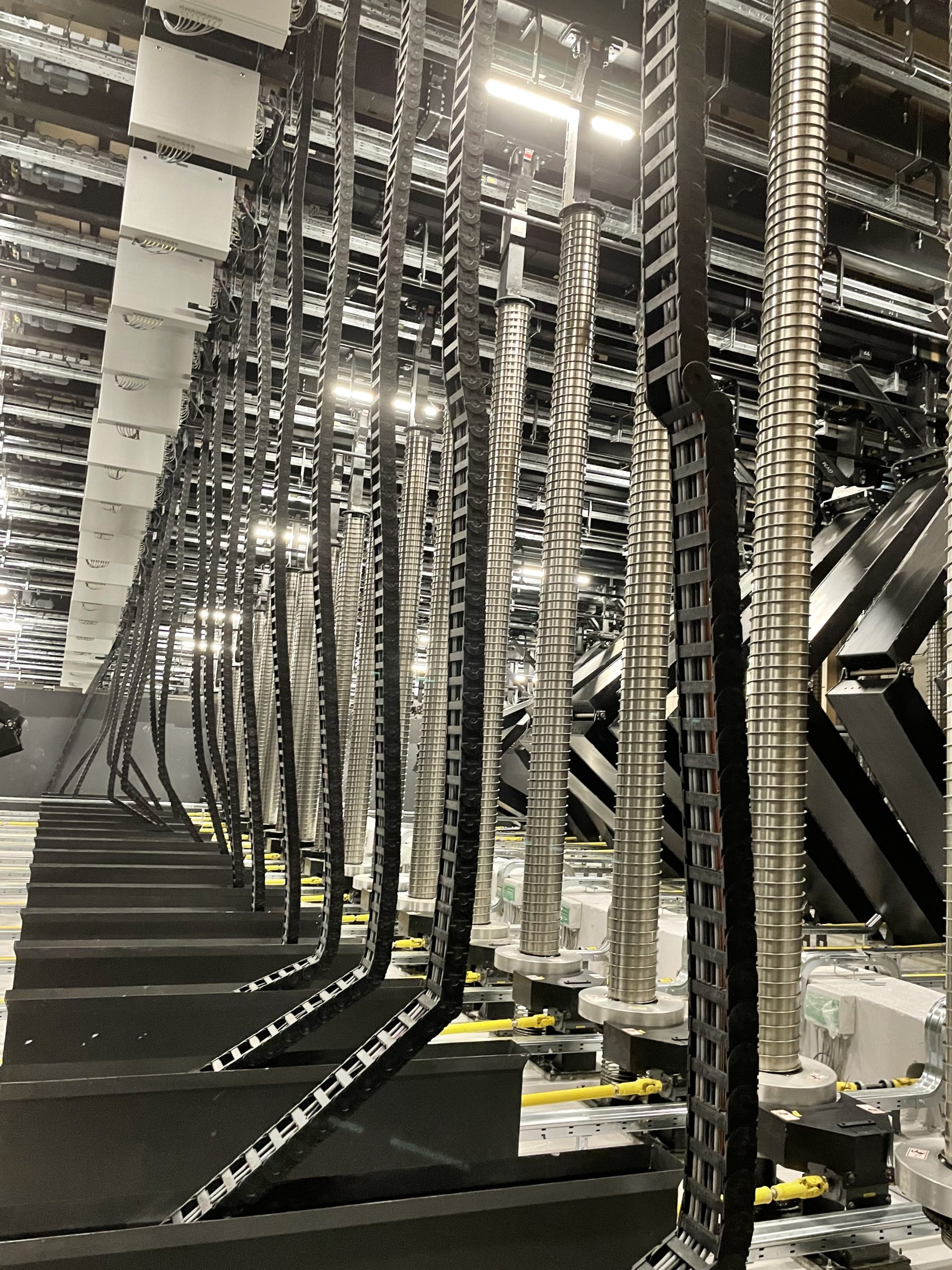 Inovação em Movimento: Descubra a Série E4.1 de Esteiras Porta Cabos da ...